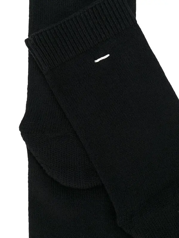 MAISON MARGIELA Split Toe Ribbed Socks - Black