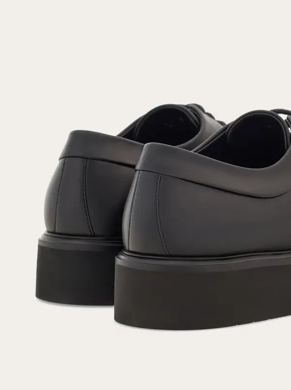 FERRAGAMO Cervantes Round Toe Lace-up Shoes