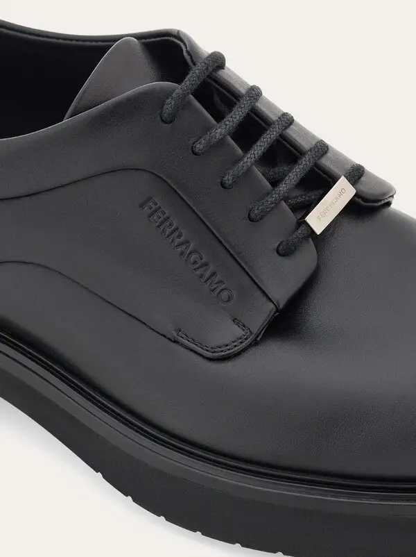 FERRAGAMO Cervantes Round Toe Lace-up Shoes
