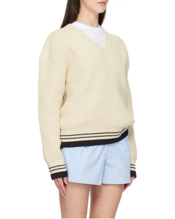 AMI Paris Long-sleeved V-neck Jumper With Crochet Patch - No