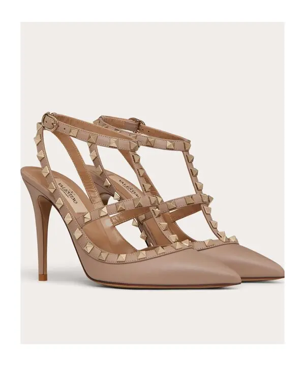 Valentino Garavani Rockstud Ankle Strap Pumps - Poudre
