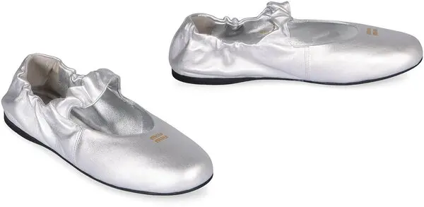 Miu Miu Round Toe Ballet Flats With Logo Detail - Silver