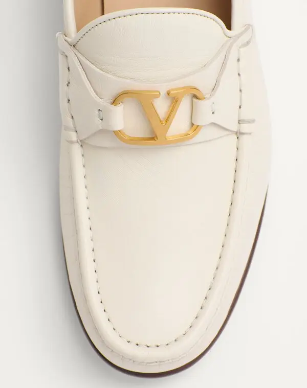 Valentino Garavani Vlogo Signature Slip-on Loafers - Ivory
