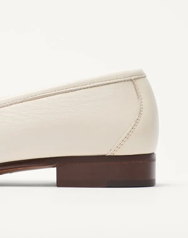 Valentino Garavani Vlogo Signature Slip-on Loafers - Ivory