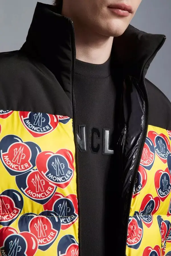 Moncler Antares Zip-up Short Down Jacket With Heart Motif