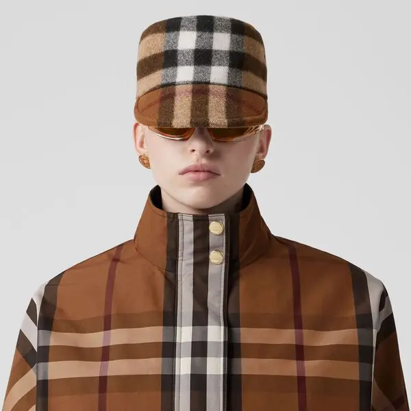 Burberry Check Pattern Zip-up Jacket