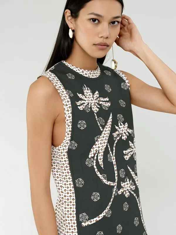 Chloé Sleeveless Round Neck Blouse