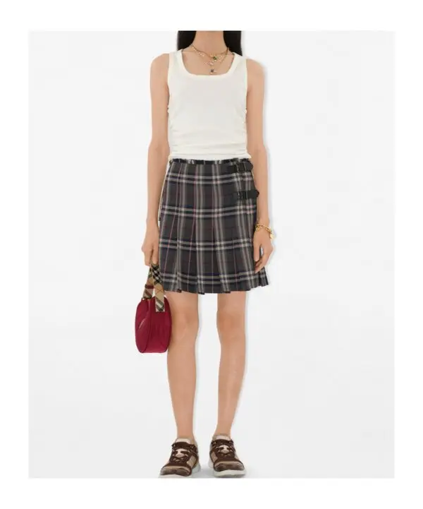 Burberry Checked Pleated Mini Skirt With Buckle Detail - Fig/black Amethyst