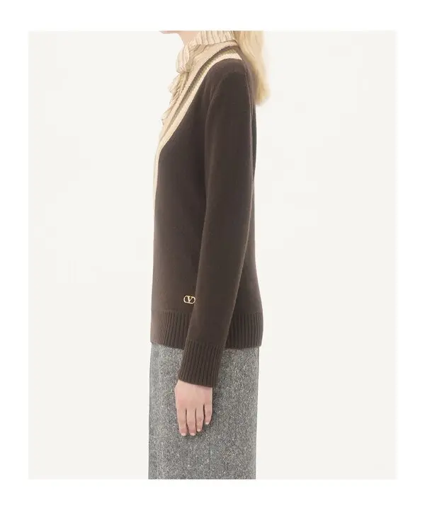 Valentino Garavani V-neck Jumper With Logo Plaque