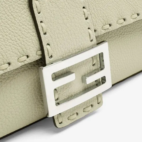 Fendi Selleria Bag With 612 Hand-sewn Topstitches - Green