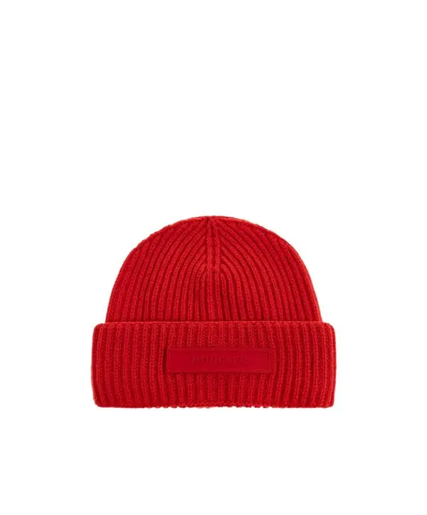 Moncler Ribbed Logo Plaque Beanie - Red