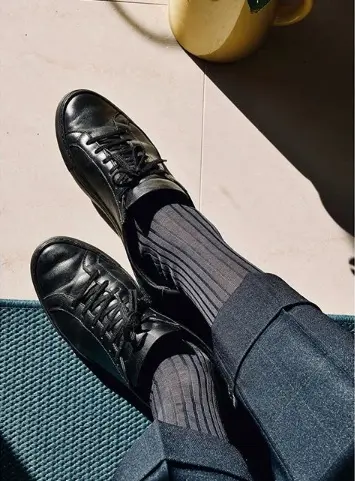 COMMON PROJECTS Achilles Low Top Sneakers - Black