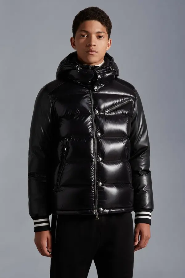 Moncler Vercors Short Down Jacket With Logo Patch