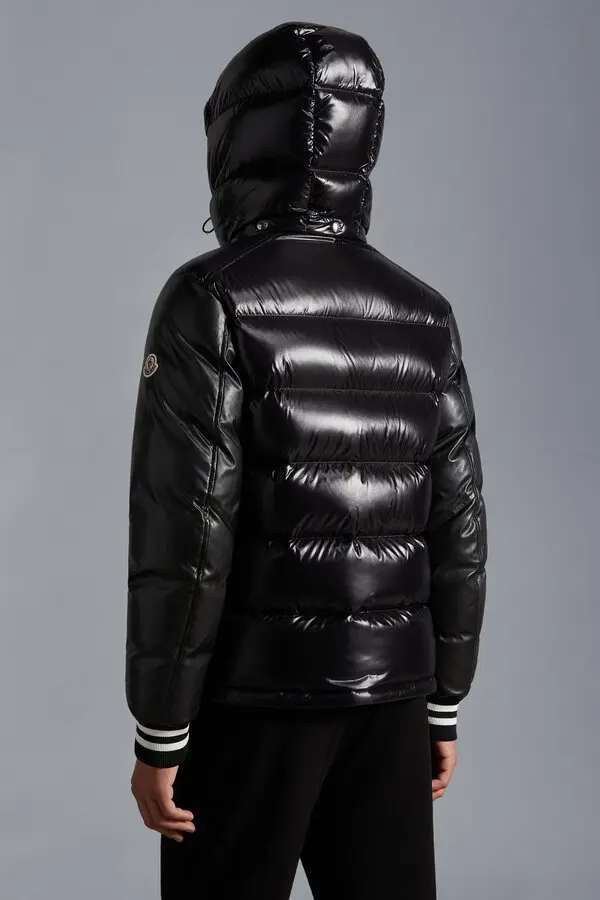 Moncler Vercors Short Down Jacket With Logo Patch