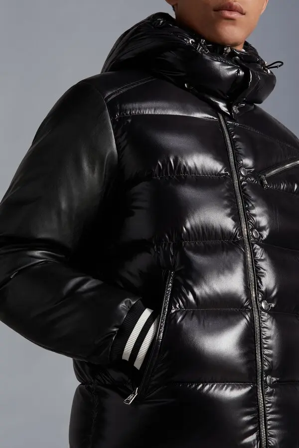 Moncler Vercors Short Down Jacket With Logo Patch