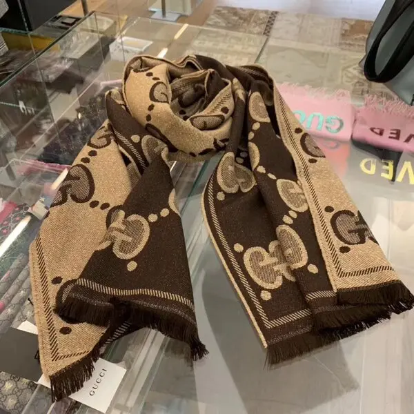 Gucci Gg Jacquard Scarf - Brown