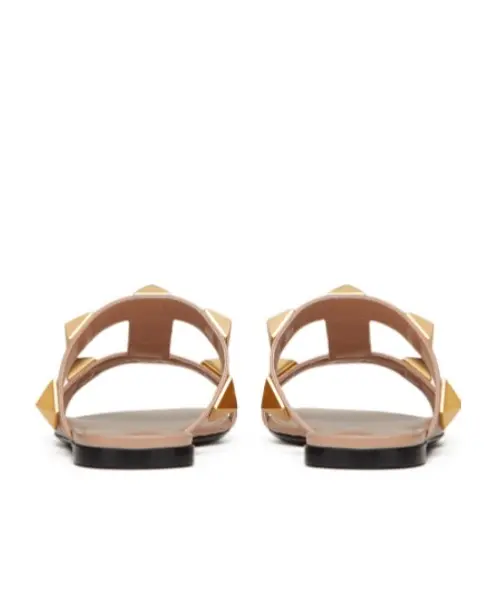 Valentino Garavani Roman Stud Flat Sandals - Nude