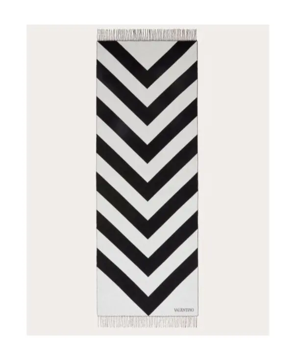 Valentino Garavani Logo Detailed Fringed Edge Scarf