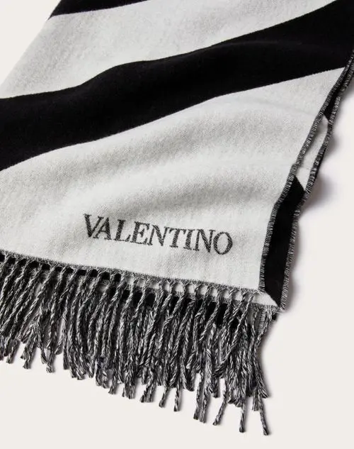 Valentino Garavani Logo Detailed Fringed Edge Scarf