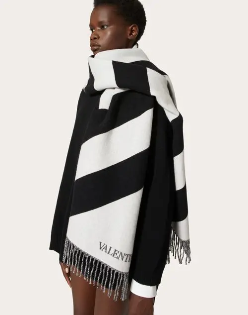 Valentino Garavani Logo Detailed Fringed Edge Scarf