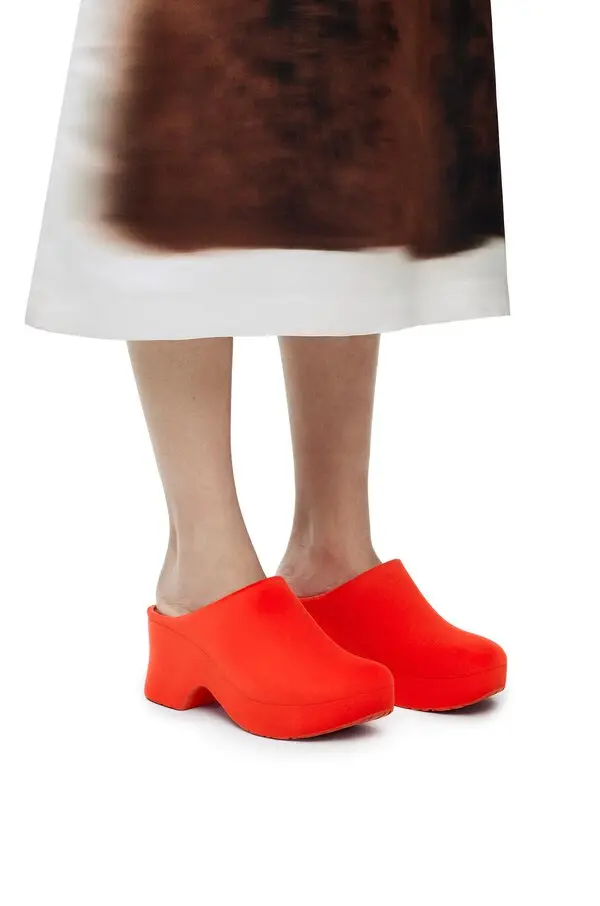 Loewe Terra Foam Clogs In Flocked Rubber