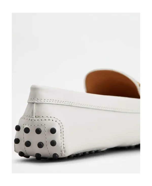 TOD'S Kate Gommino Driving Flat With Metal Chain Detail
