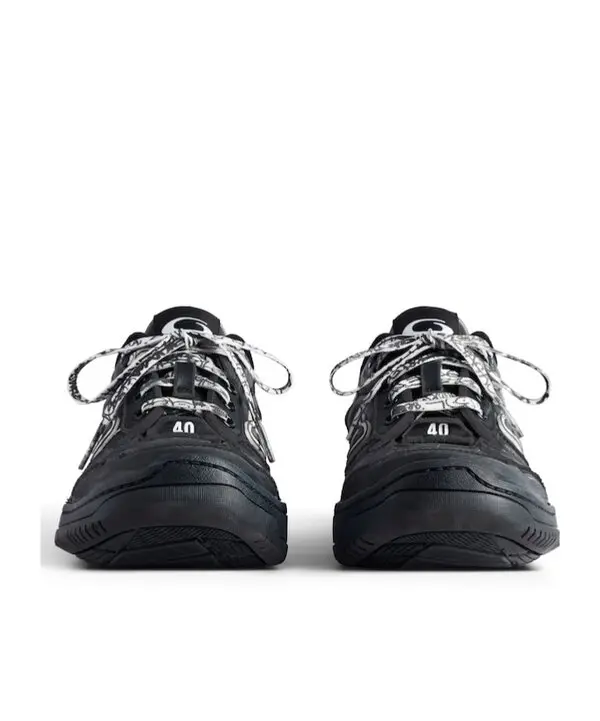 Balenciaga Hamptons Worn-out Effect Sneakers - Black