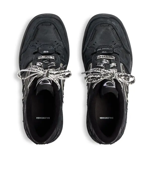 Balenciaga Hamptons Worn-out Effect Sneakers - Black