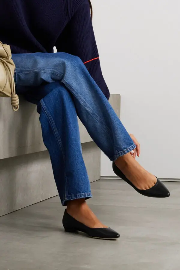 Manolo Blahnik Bb Pointed Flat - Black