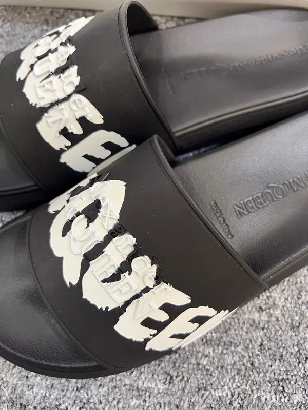 Alexander McQueen Graffiti Logo Slip-on Slides - Black