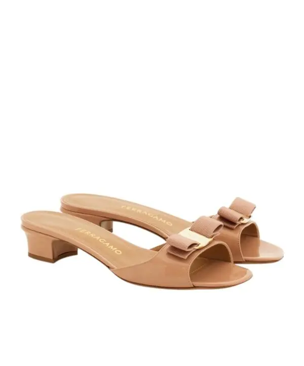 FERRAGAMO Vara Bow Slides - Amaretti
