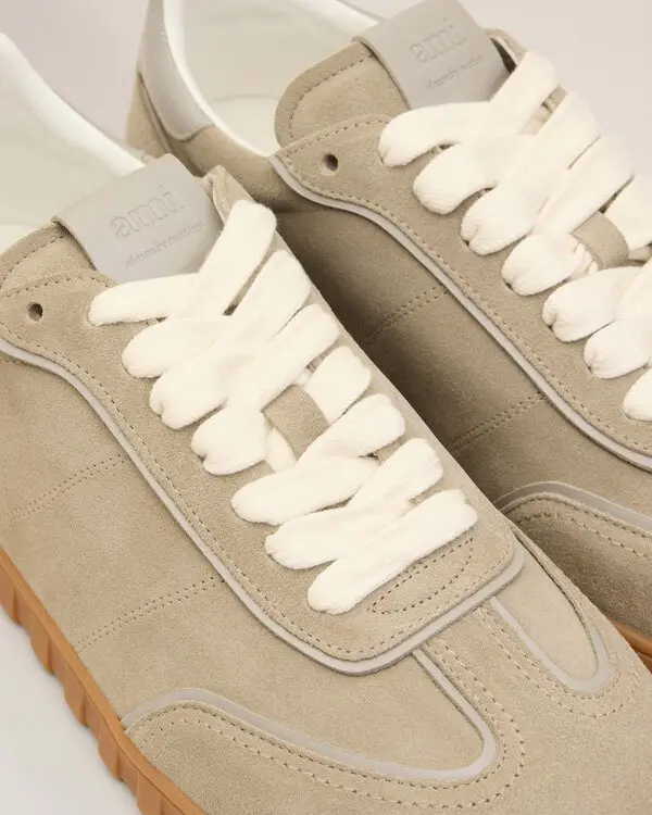 Ami Suede Lace-up Sneakers - Nude