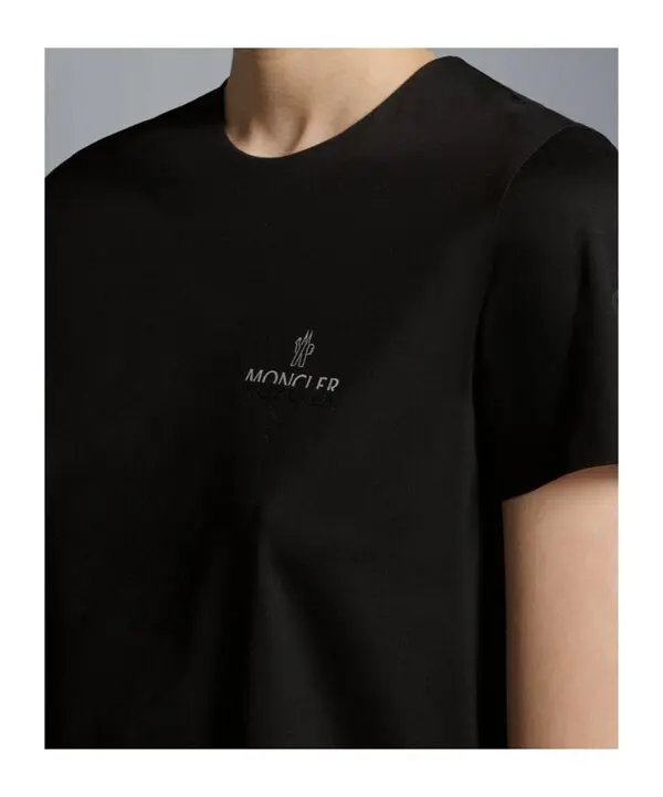 Moncler Logo Detailed Crewneck T-shirt
