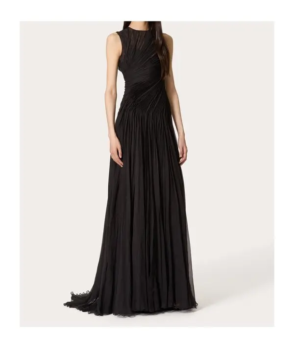 Valentino Garavani Round Neck Sleeveless Gown
