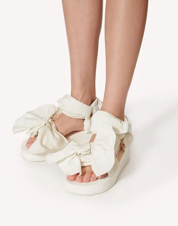 Red Valentino Flatform Open Toe Sandals With Bow Detailing - White