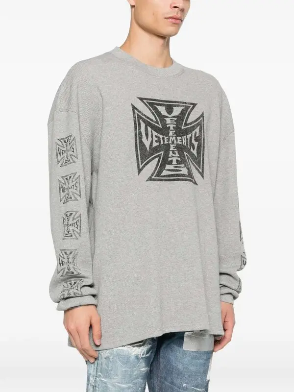 Vetements Long Sleeve Printed Sweatshirt