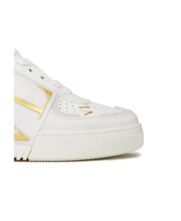 Valentino Garavani Vl7n Round Toe Lace-up Sneakers - White