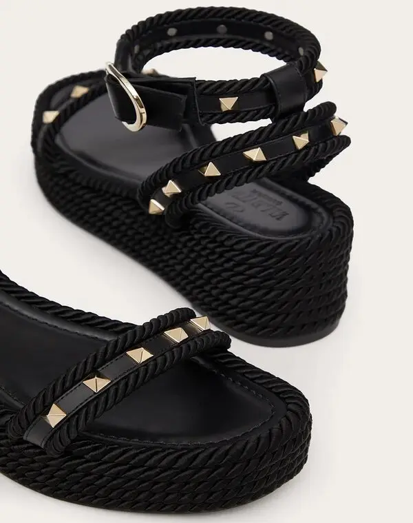 Valentino Garavani Rockstud Open Toe Wedge Sandals - Black