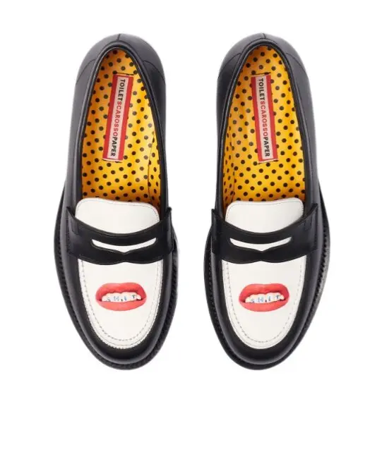 SCAROSSO Loafers With Graphic Detail - Black