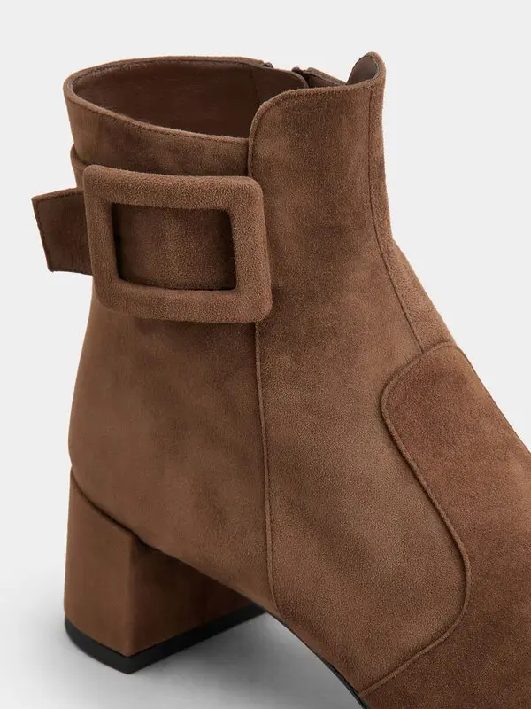ROGER VIVIER Très Vivier Buckled Ankle Boots