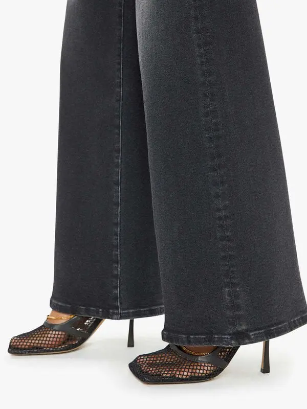 MOTHER The Hustler Roller Sneak Jeans In Wash - Black