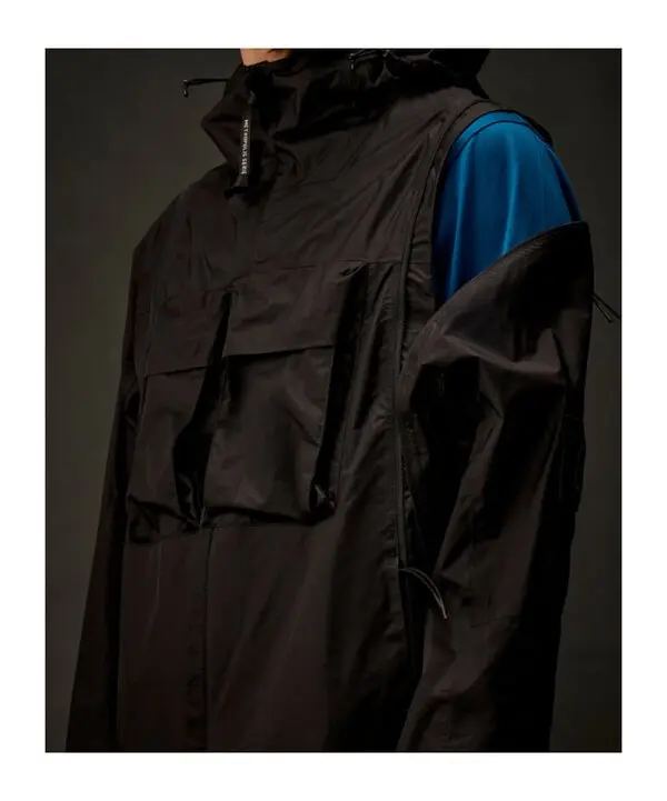 C.P. COMPANY Transformable Hooded Jacket - Black