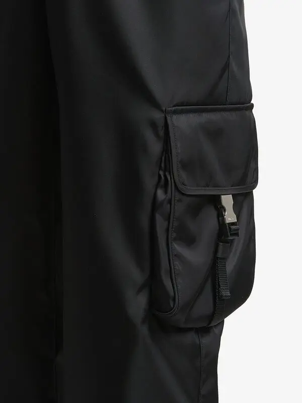 Prada Re-nylon Cargo Pants With Logo Detail - Black