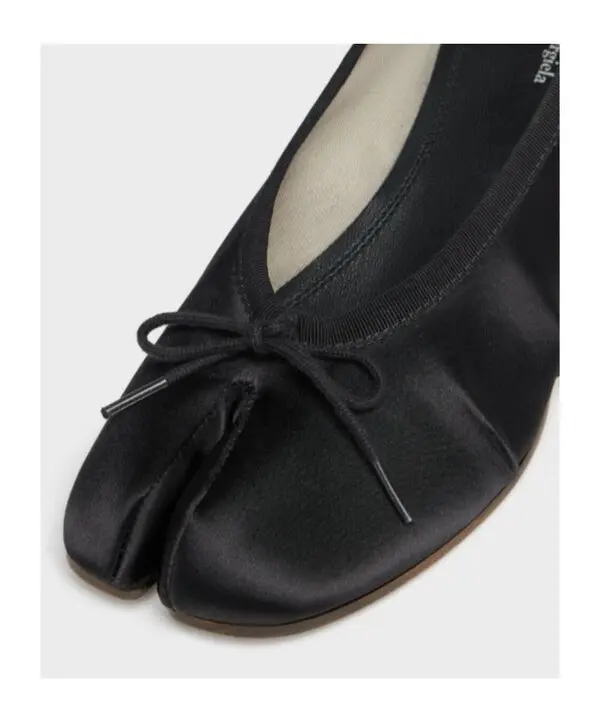 MAISON MARGIELA Tabi Ballet Flats