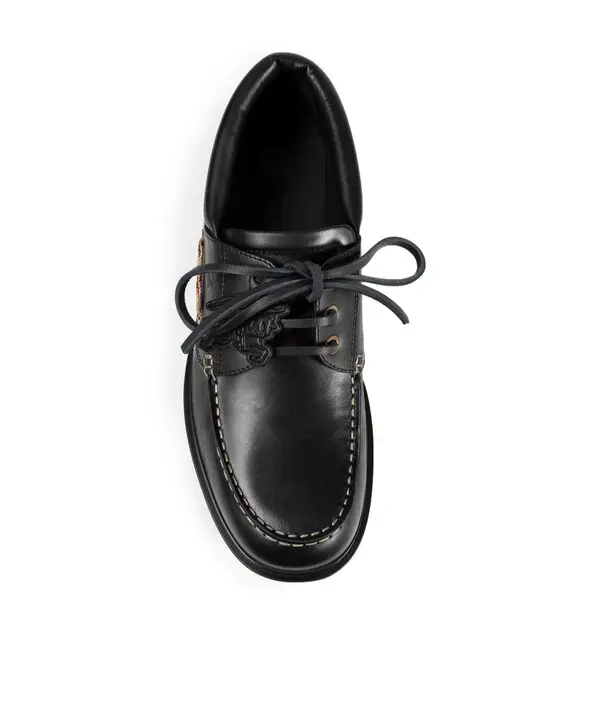 Burberry Ekd Charm Lace-up Boat Shoes - Black