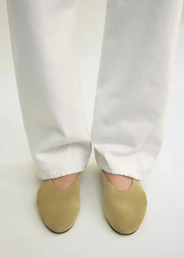 TOTEME Round Toe Ballet Flats - Cashew