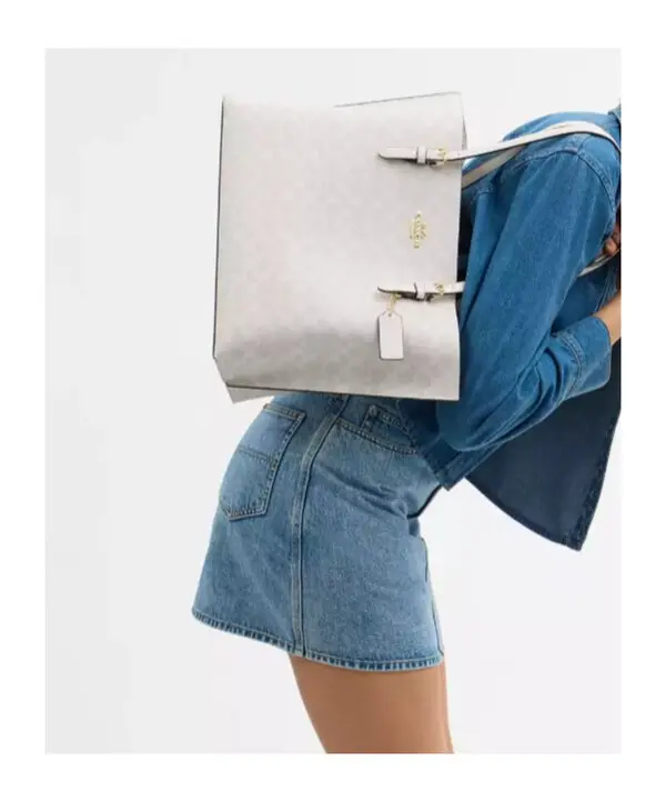 COACH Mollie Tote Bag In Signature Canvas - Gold/white/chalk