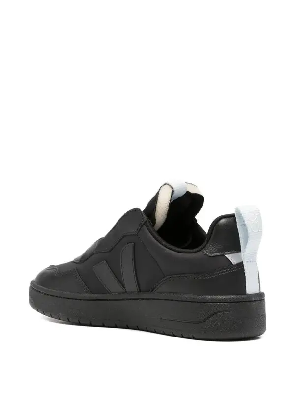 VEJA V-90 Lace-up Sneakers - Black