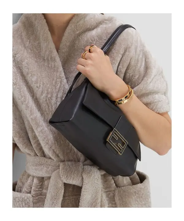 Fendi Mamma Baguette Medium Shoulder Bag - Black
