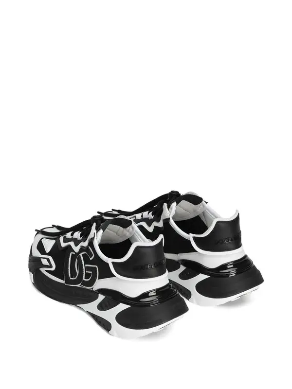 Dolce & Gabbana Dg Logo Patch Low Top Sneakers - Black